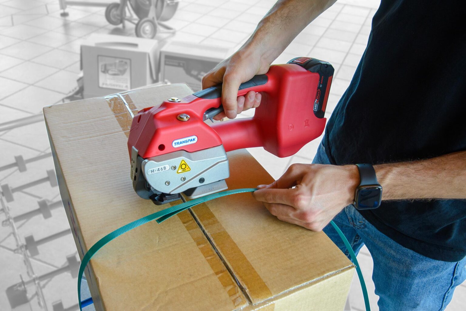 Manual or automatic strapping machines: which is better? - Effe3ti